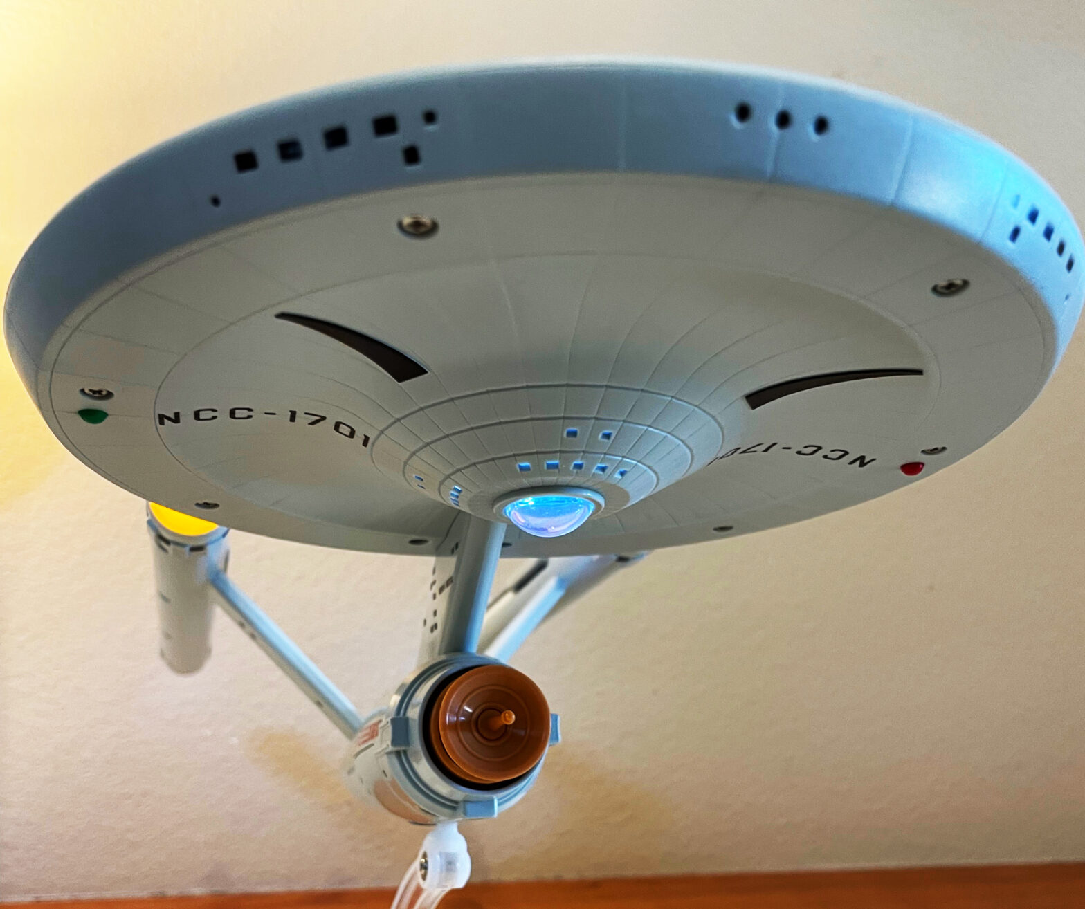 Playmates' Classic Star Trek Enterprise Toy: Unboxing And Review