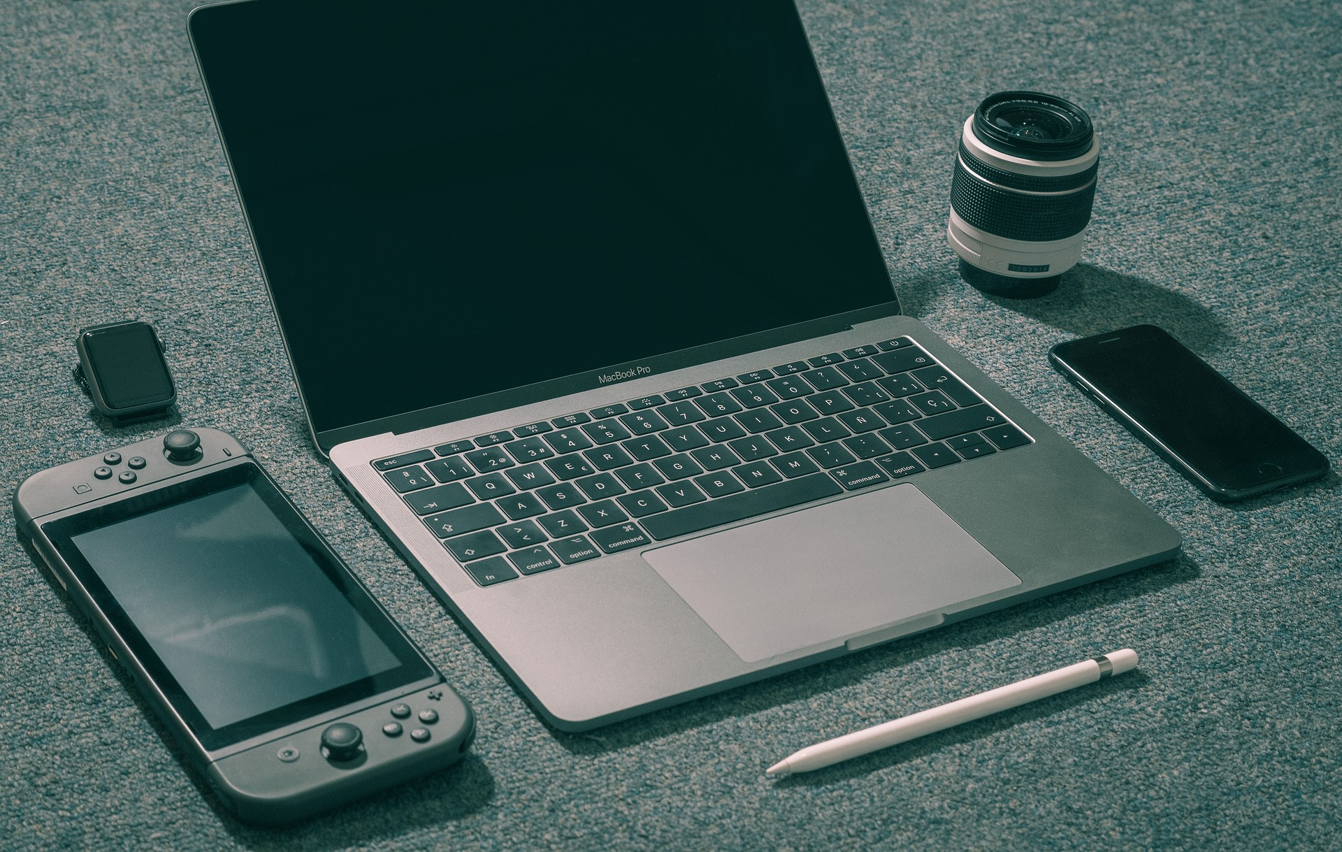 Nintendo And Apple Are Super Similar, Here's Why